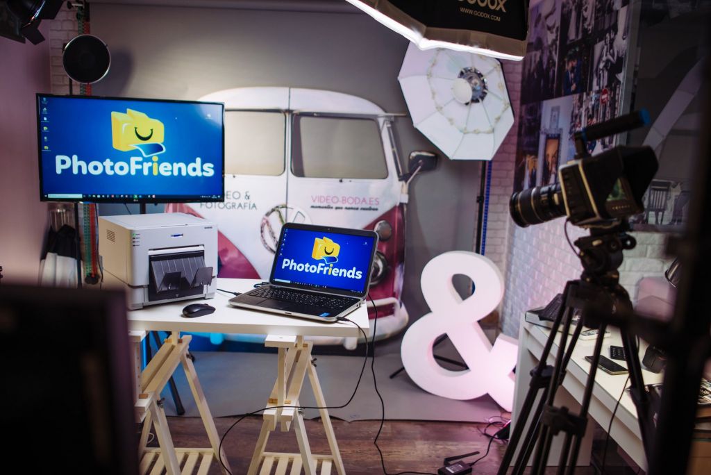 photocall eventos, bodas, empresas, reportajes fotos móviles, impresión ...